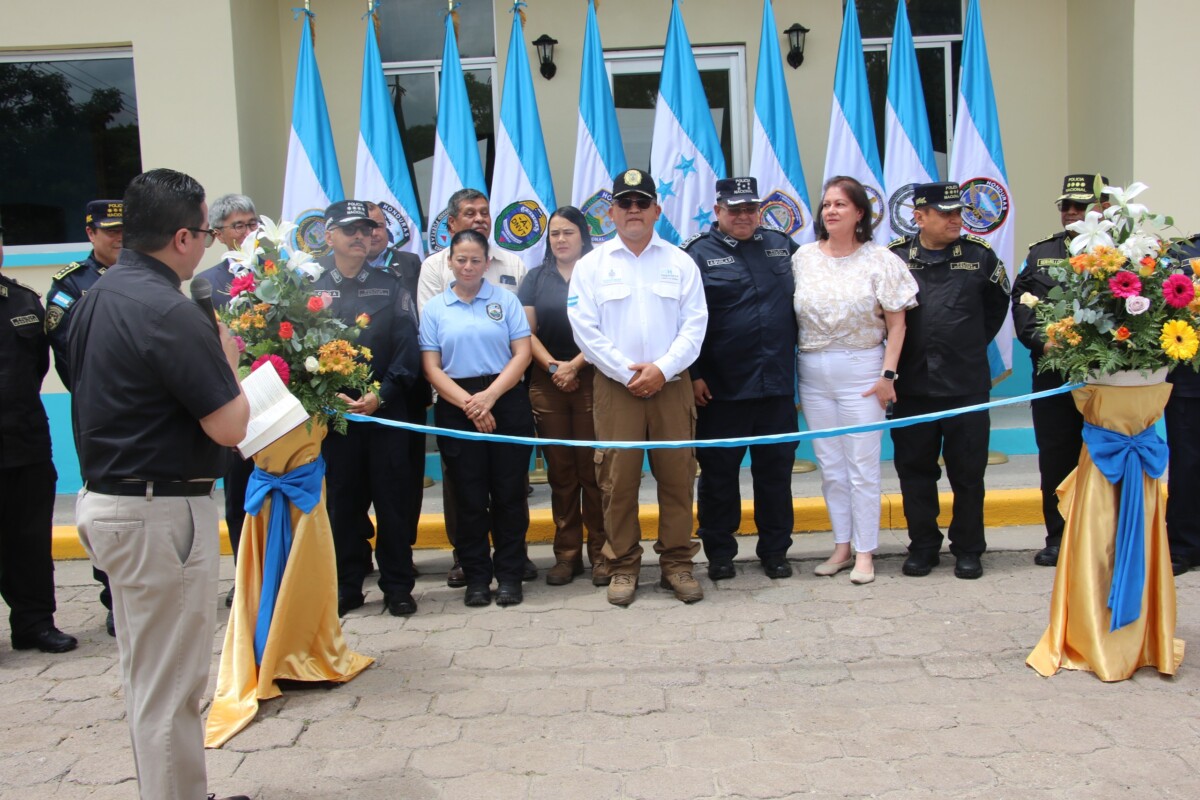 Inauguración del Centro Educativo Bilingüe Liceo Policial